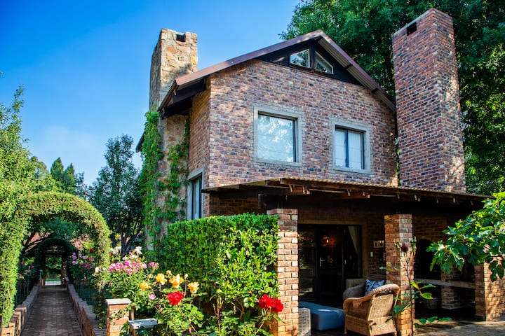 Apple Tree Cottage @ Soho Dullstroom - Dullstroom