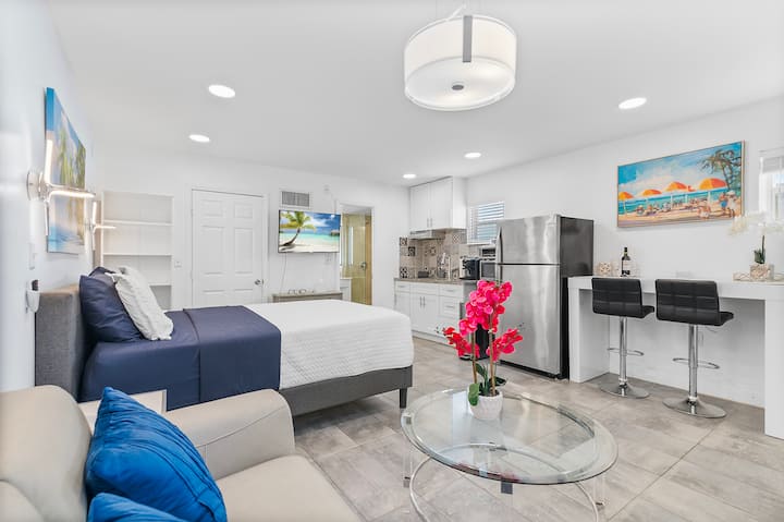 Fantastic Studio (1120-49) - Fort Lauderdale