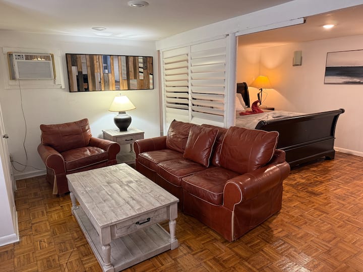 San Clemente Studio Villa One Bedroom Unit 2 - Tampa, FL