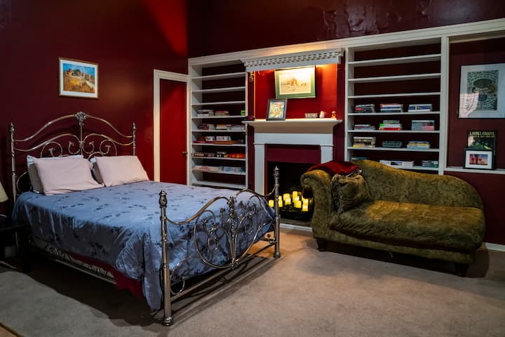 Immerse Yourself In Old Town Winchester (Apt #4) - Winchester