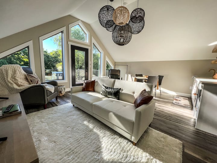 Haven Suites - “Apt. A” Your Place Of Rest. - Middlebury, IN