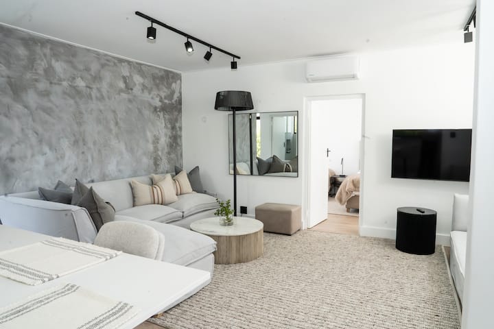 Luxurious Apartment In Stellenbosch - ステレンボス