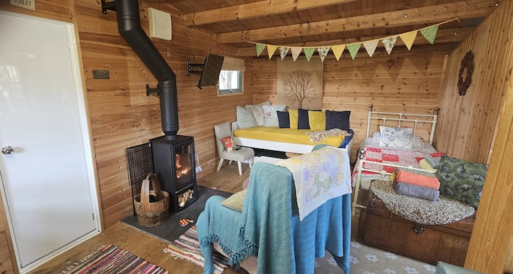 Pinewood Cabin, On A Farm. - Helston