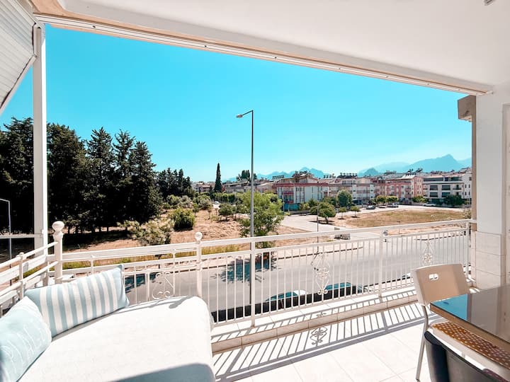 Family-friendly 3br With Balcony & Views - Antalya