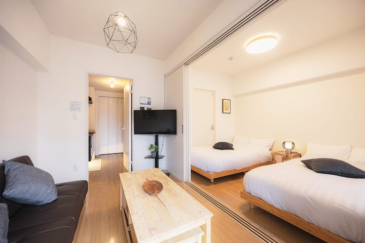 Tenjin + Nakasu | 6 Pax | 1f 7-11 | Rivera G2 - Fukuoka