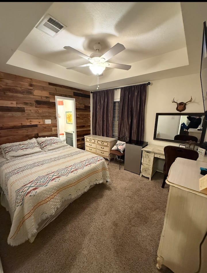 Barnview Private Bed/bath With Private Entrance - College Station, TX