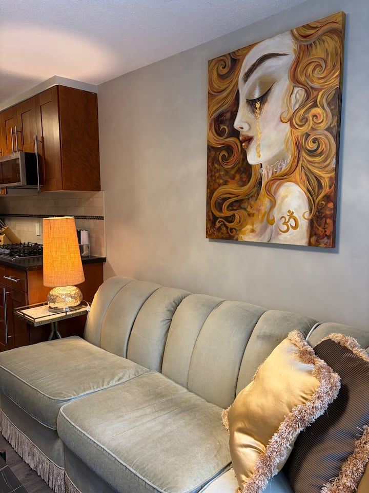 Entire 2bdr Apartment. King & Queen Bed - Vaughan