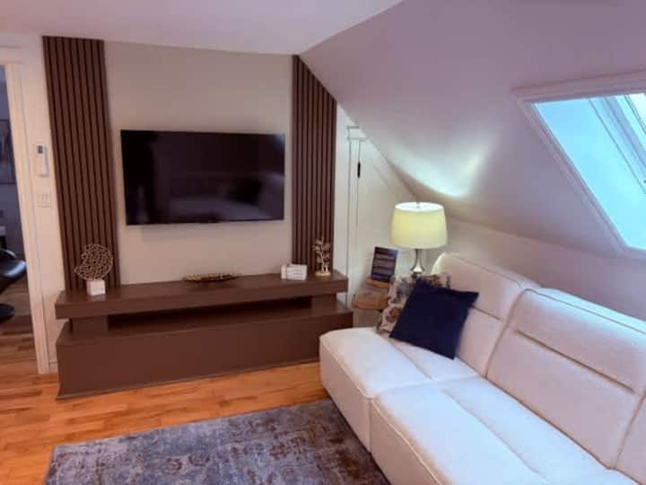 Downtown King Suite Sanctuary 2 Min To  Waterfront - Prince Edward Island