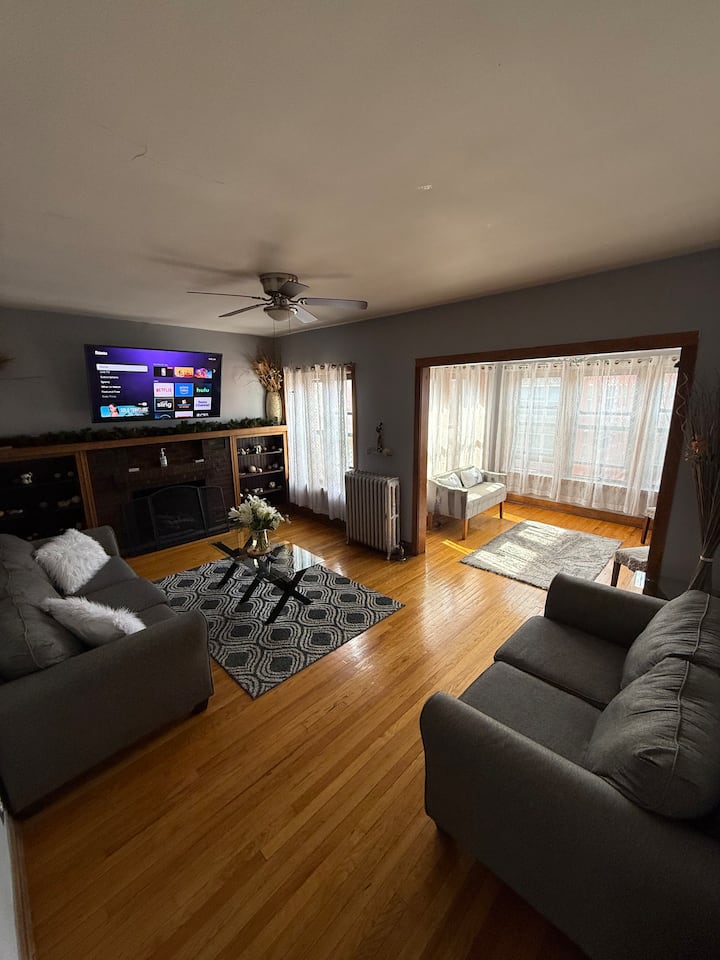 Hyde Park/ Bronzeville Apartment 3e - United Center