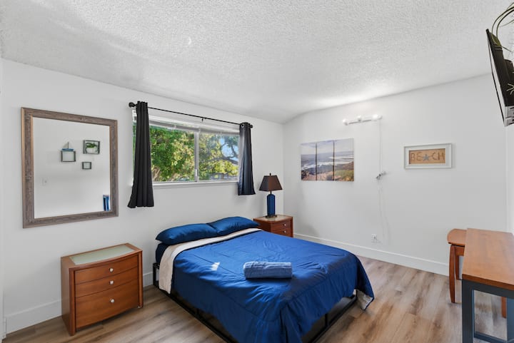 Room In Apartment By Beach! - Port Hueneme, CA