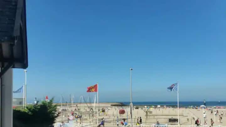 Vue Mer Plage, à Côté Du Casino De Trouville - Ancien Tribunal ISMH