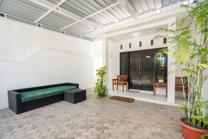 Almira Home Stay Banyuwangi 3 Bedroom(syariah) - Banyuwangi