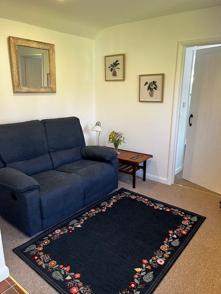 A Self Contained Detached Annex In Cottage Garden - Oxfordshire