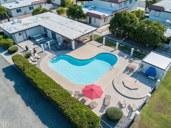 Snowbird Sanctuary: Gr Fl 3br W Pool & Pickleball - Phoenix, AZ