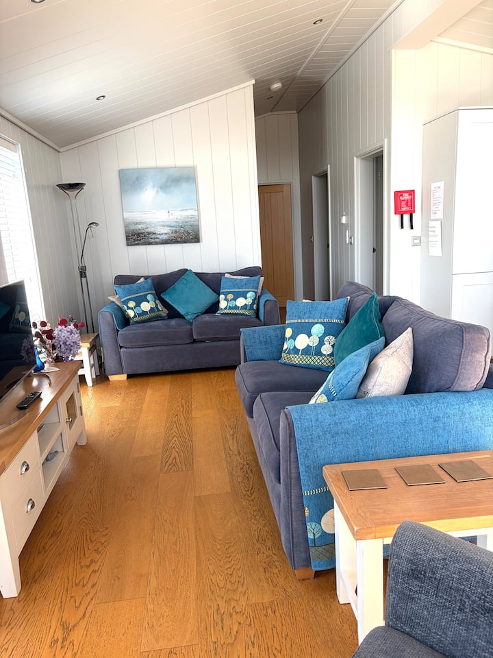 Relax At Ash Lodge With Marina Views Dog Friendly - Nantwich