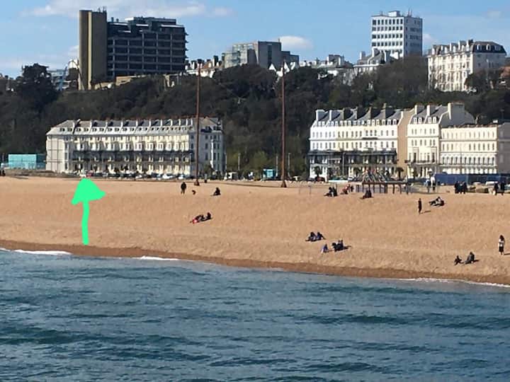 Cosy Beachfront Home From Home 2 Bedroom Flat - Folkestone