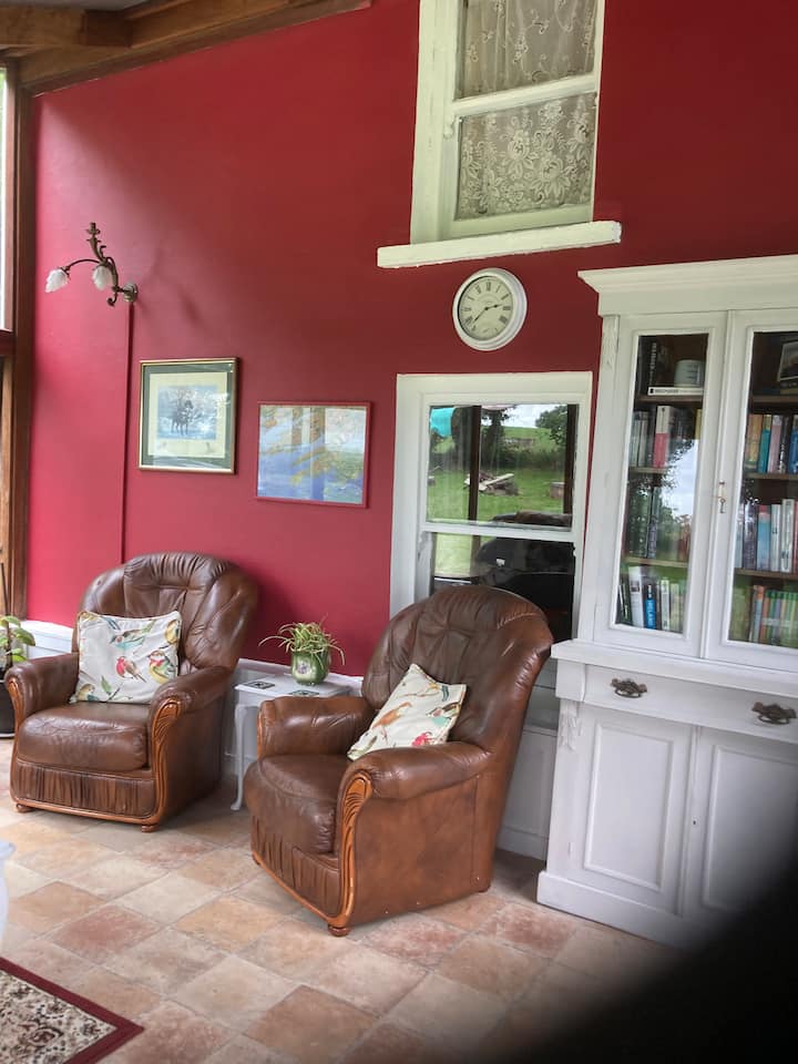 Turn Of The Century Farmhouse - Skibbereen