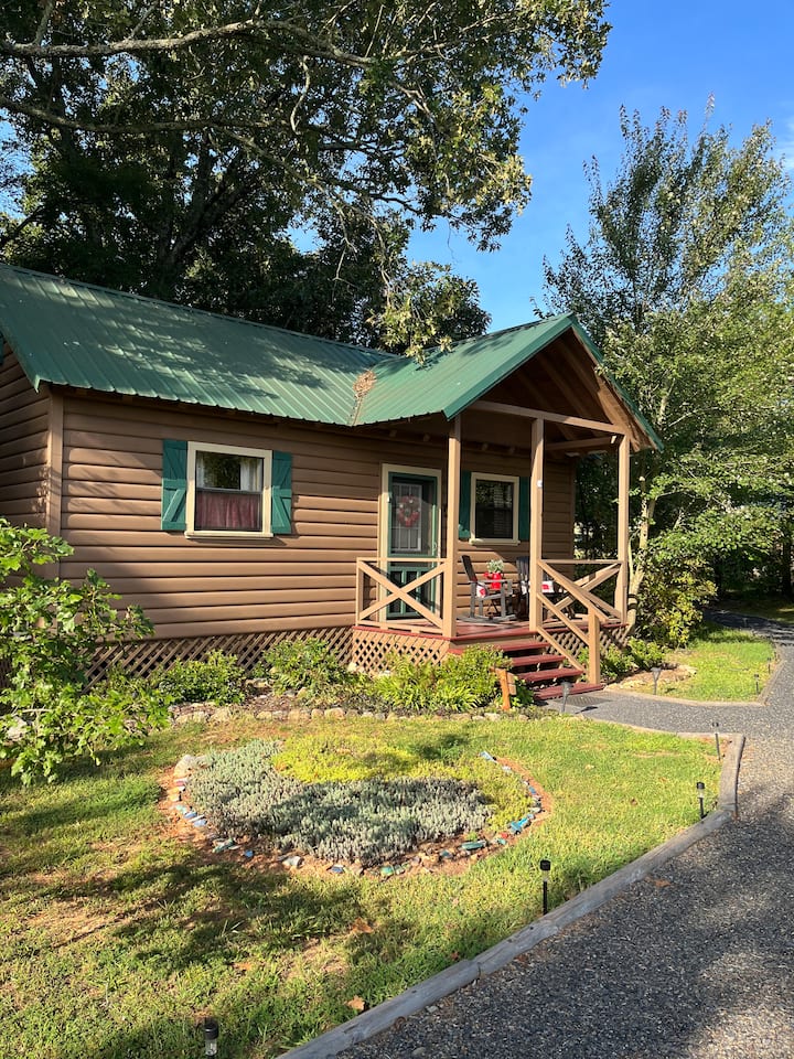 Lill Brown Cabin @ Lazy Dazy Acres - Mena, AR