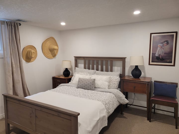 Belmont Bachelor Suite - Waterloo