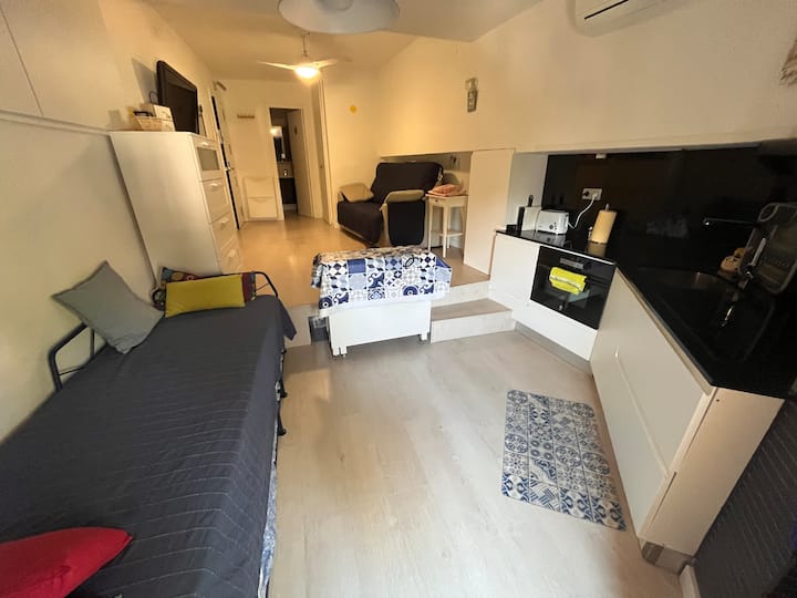 Bonito Estudio Primera Linea Mar En La Pineda - Tarragona