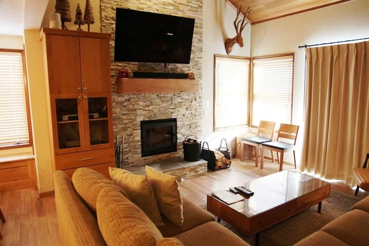 Sierra Megeve 7 Deluxe Condo - Walk To Canyonlodge - Mammoth Lakes, CA