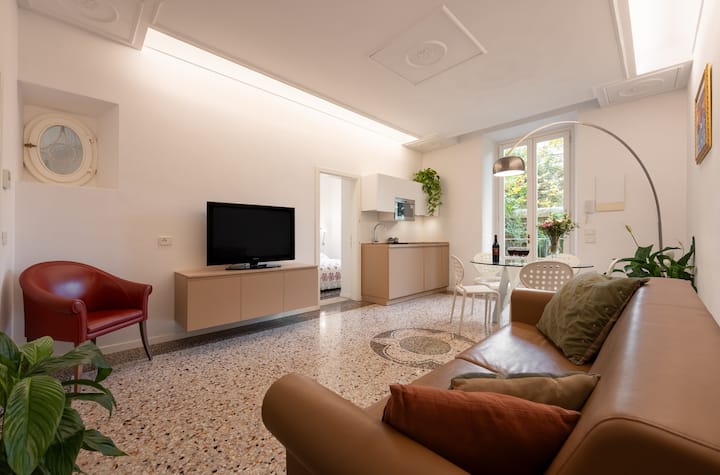 The White Apartment With Private Parking - Firenze