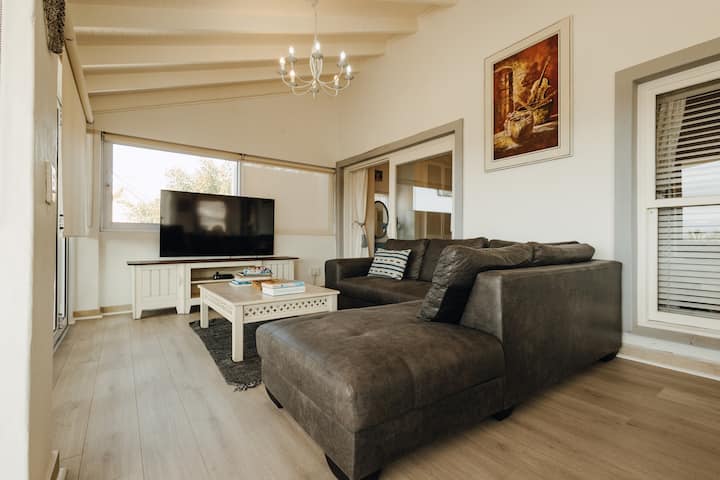 Dolphins View, 3 Bedroom Apartment With Ocean View - Plettenberg Bay