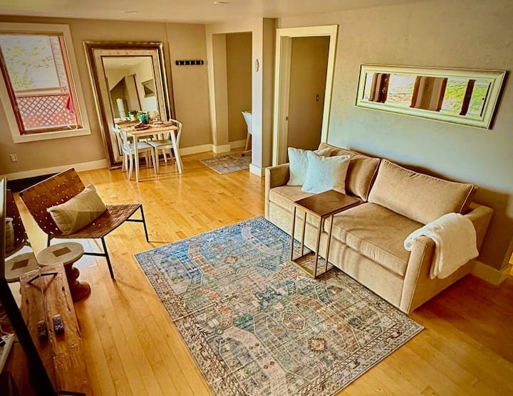Boise Foothills Sanctuary
(Your Own Private Idaho) - Boise, ID