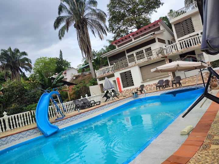 Cabañas Con Piscina, Jacuzzi Y Quebrada En Melgar - Melgar