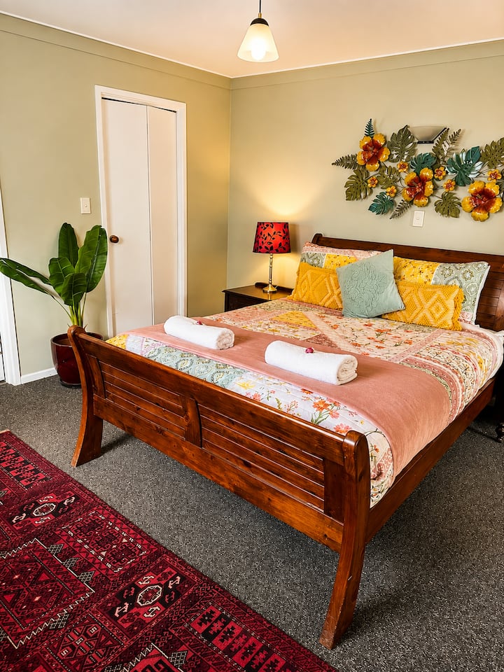 The Land Of Lost Treasure - Award Winning Home - Maleny