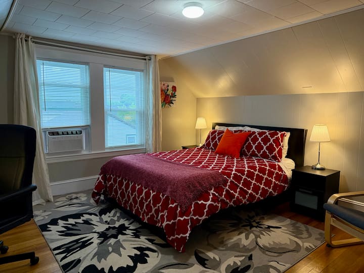 Bright | Clean | Cozy | W/d — 2br W/ Free Parking - Wakefield, MA