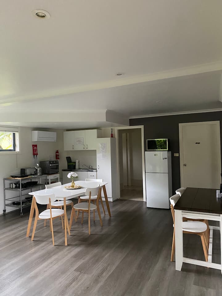 Clean, Private Studio | Ideal For Couples, Singles - Port Macquarie