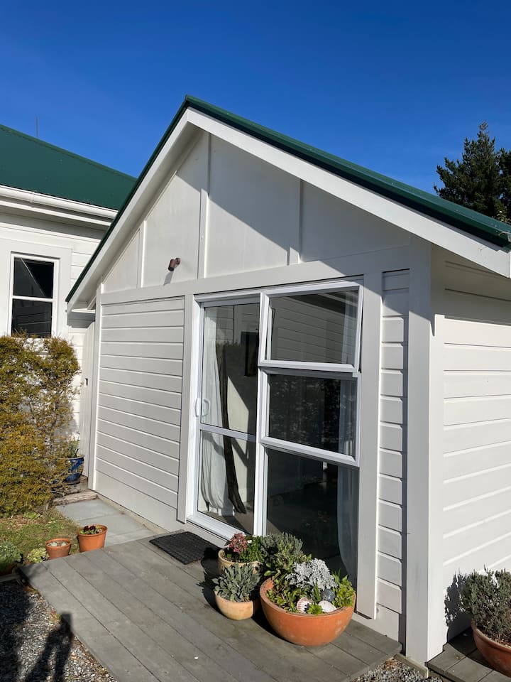 Self-contained Studio In The Belmont Hills - Lower Hutt