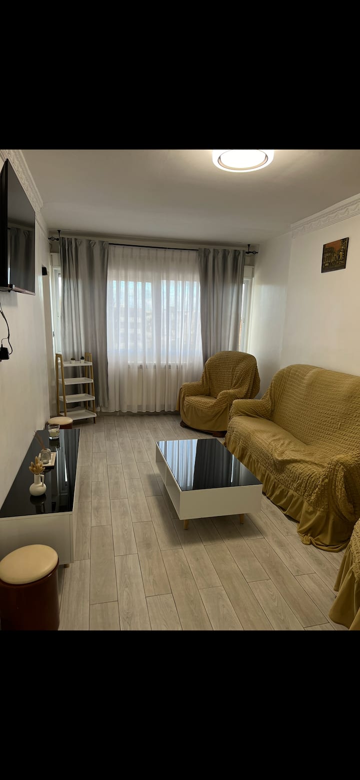 Renovated 3bd Apt With Free Wifi & Parking - Constantine