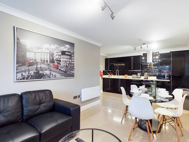 Huge 5 Bed City Centre Flat. Sleeps 10. Rh4 - Lancashire
