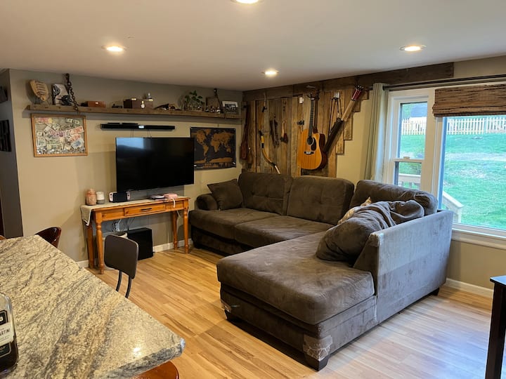The Southside Abode 10min To Iu + Lake Monroe - 布盧明頓