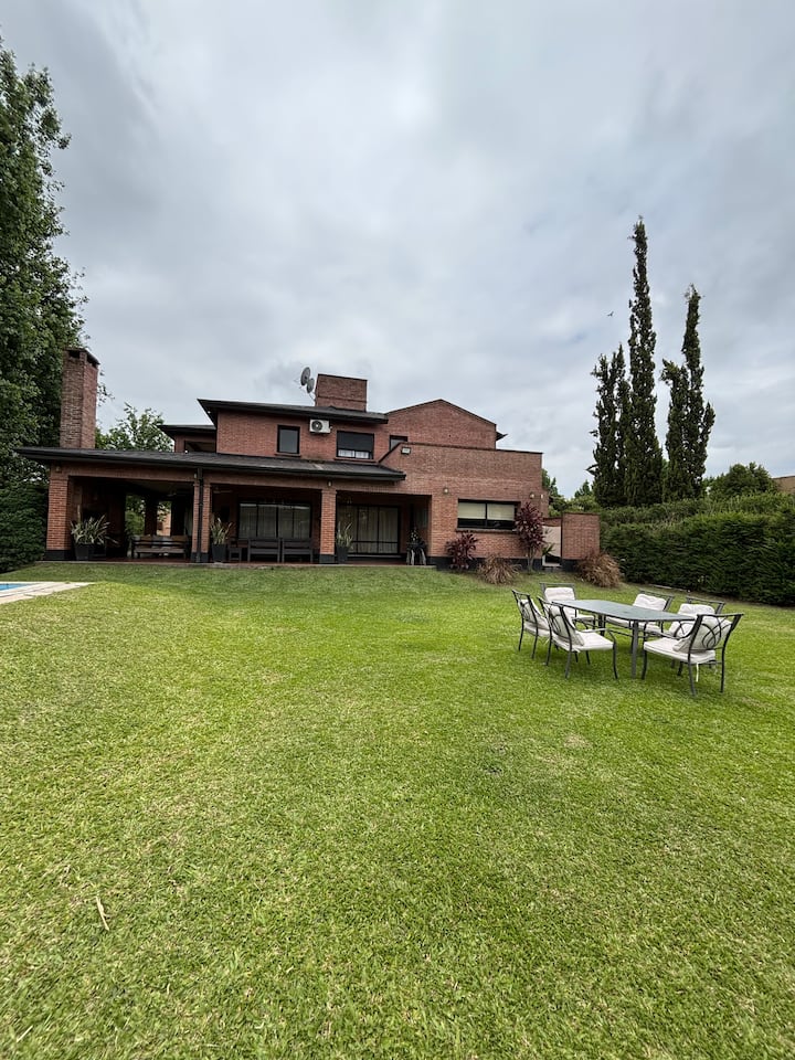 Alojamiento Entero Casa 5d ,  Yerba Buena - Santiago del Estero