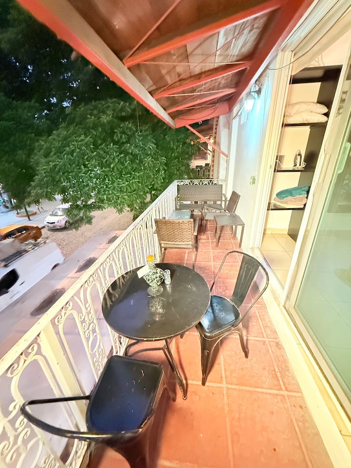 Condo W/balcony 1 Street From Beach And Boardwalk - Puerto Vallarta