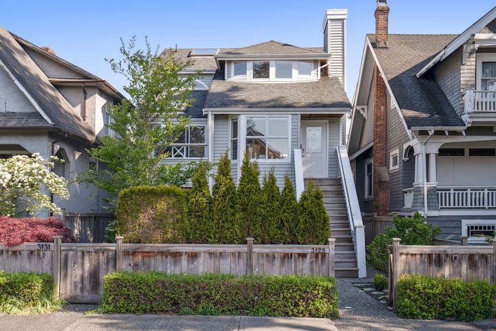 1,600 Sqft Luxury Beach Home In Kitsilano - Vancouver