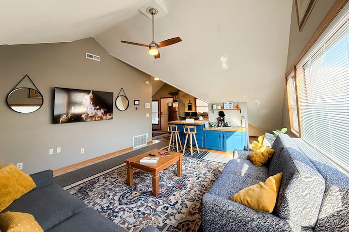 Downtown Loft By Airport | Delta Center | Canyons - Salt Lake City, UT