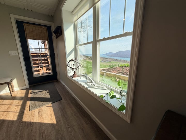 The Lookout For Couples•epic Lake View•fire Pit - Naples, NY