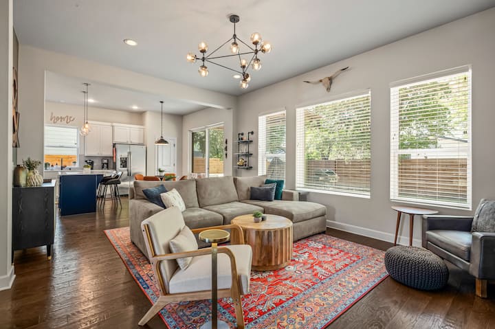 Perfect Eastside Sanctuary - Ultra Walkable (Heb!) - Austin, TX