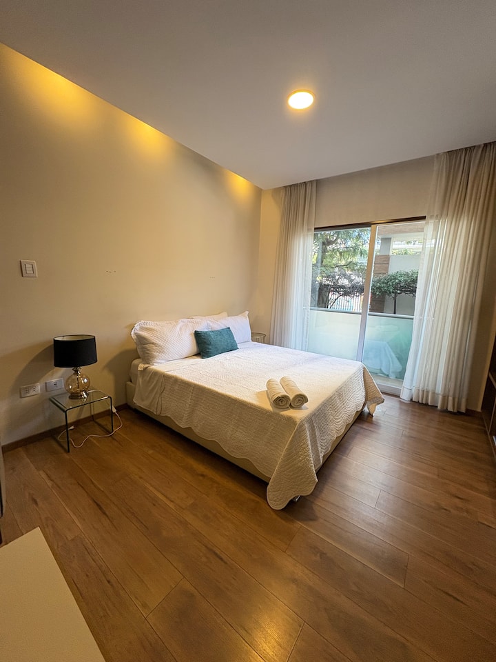 Departamento De Lujo Con Terraza Y Parqueo - Bolivia