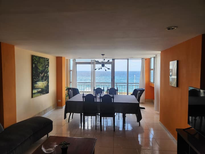 Hermoso Apartamento En Vedado Vista Al Mar - Cuba