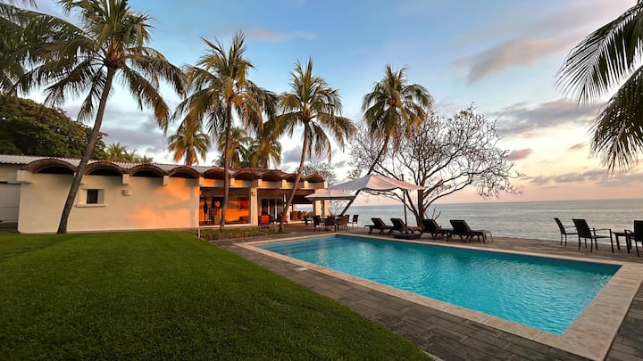 Cliffside Ocean Villa / Full Staff & Surf Views - El Salvador