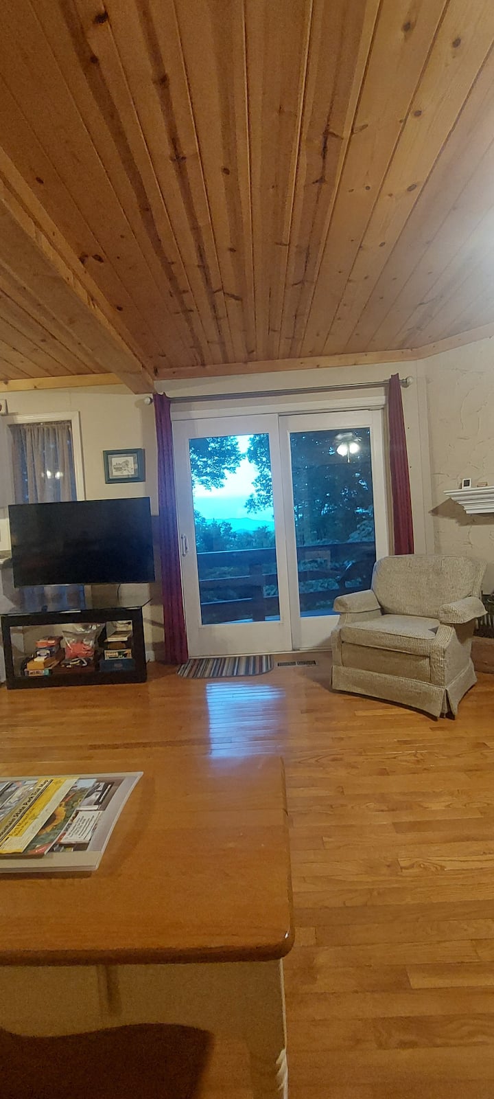 Sunrise Mtn Cabin At 3000 Ft! Great Summer Getaway - Chatsworth, GA