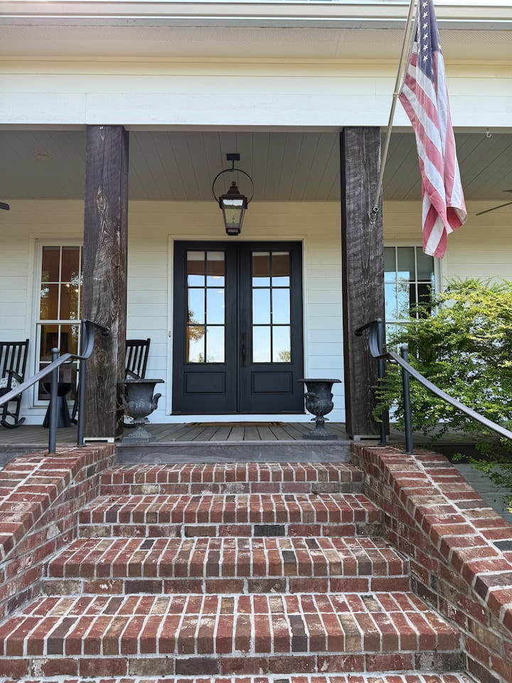 Spacious, Custom Home Steps From Vaught Hemmingway - 옥스퍼드