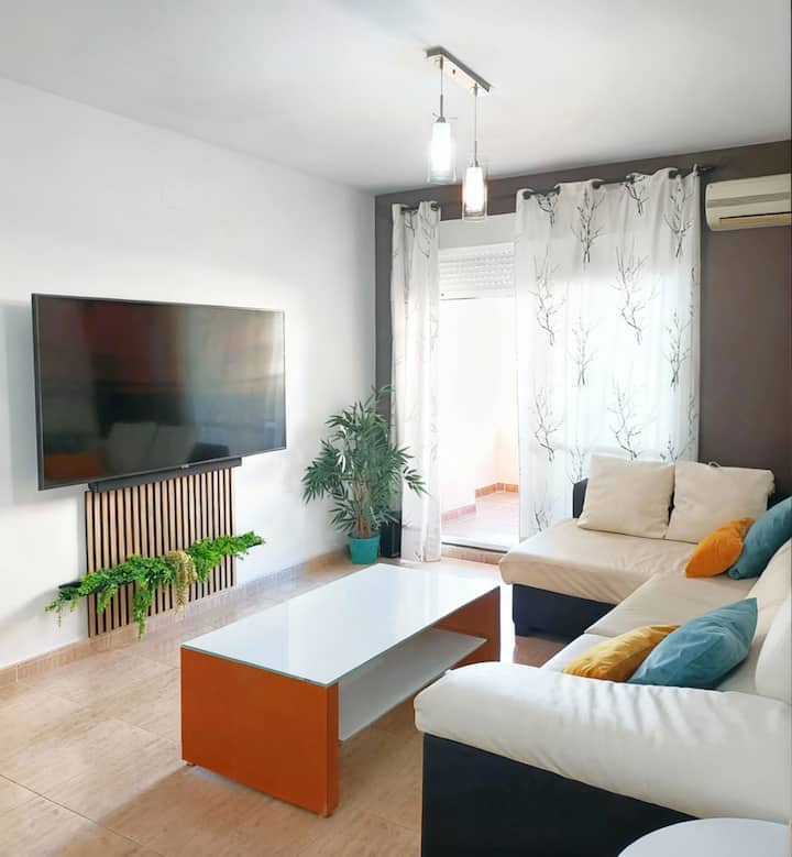 Estiloso,  Con Piscina Y Garaje, Playa De Gandia. - Oliva