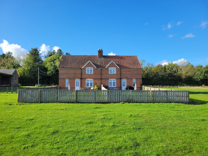 1 Foliat Cottage @ Jordan Castle Farm - Sherwood Forest
