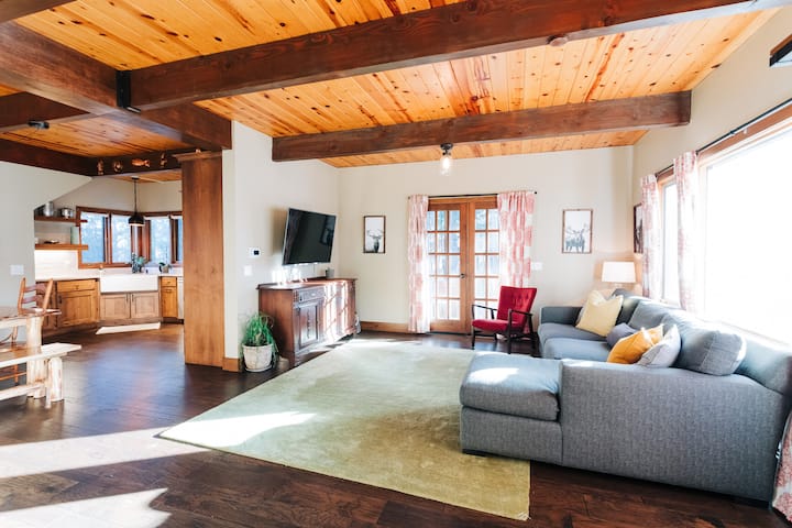 Spacious 4bdr Home By Rmnp
Perfect For Families! - Estes Park, CO